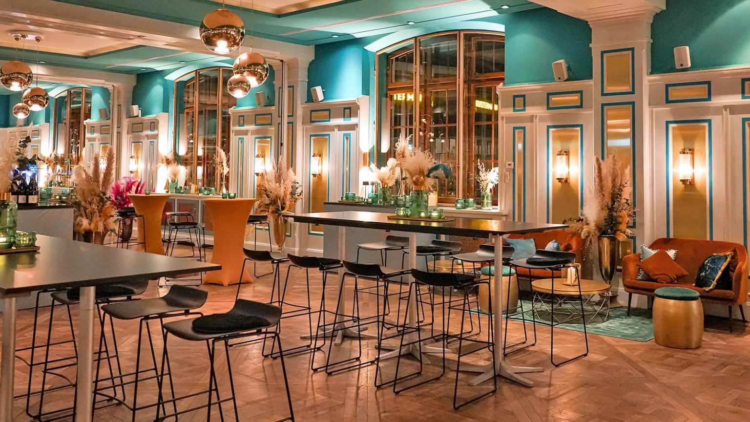 Bavarian restaurant & pub at the Viktualienmarkt - Der Pschorr in Munich - Bayerisches Wirtshaus ...