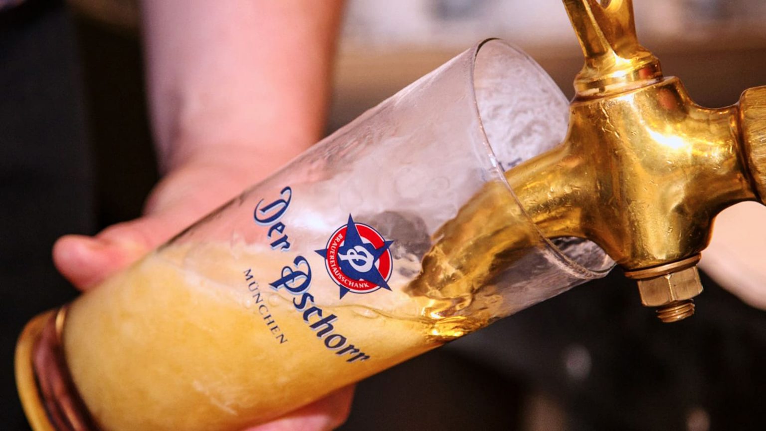 Bavarian restaurant & pub at the Viktualienmarkt - Der Pschorr in ...